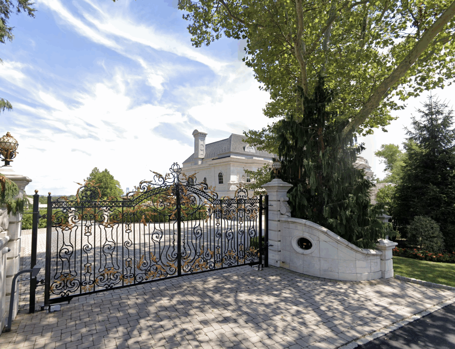 The Gambino Crime Family's Former $18 Million New York Estate